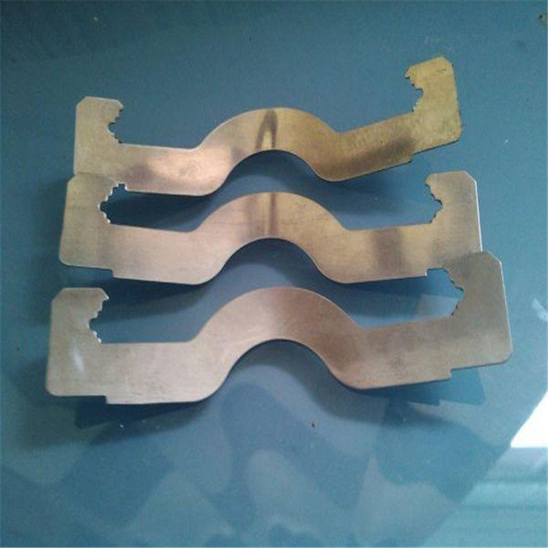 Anti Corrosion Pipe Spring Clamp Conduit Spring Clips Uniform Surface